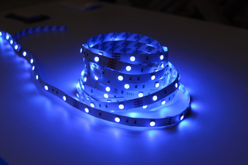TIRA DE LEDS MODELO EG-TL-5050-30LED'S 36W LUZ AZUL IP65 ENERGAIN - Mexluz